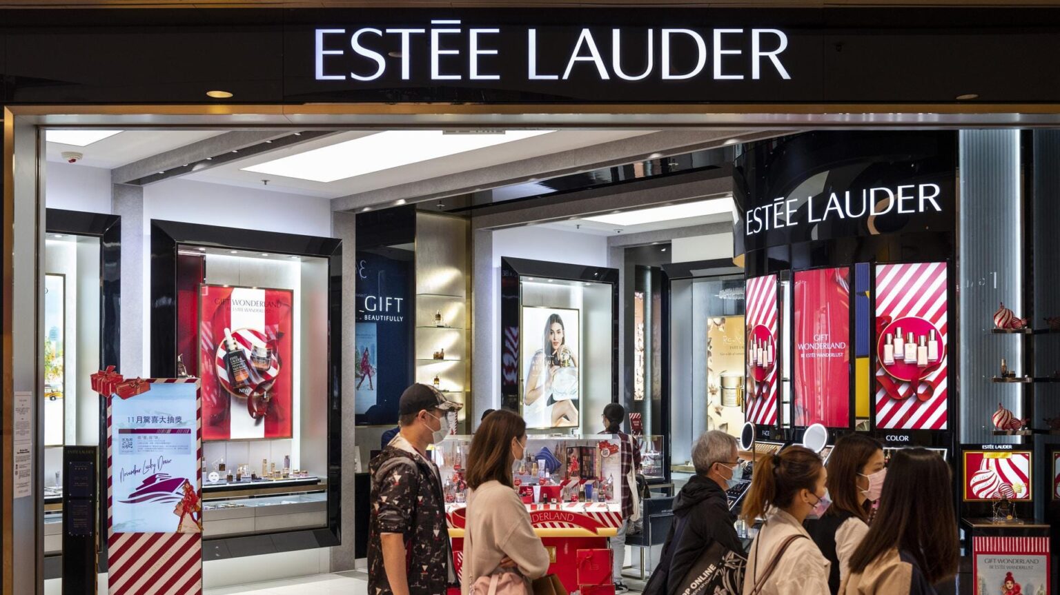 Estée Lauder to Close All the Stores It Owns in Russia - The Gulf Observer