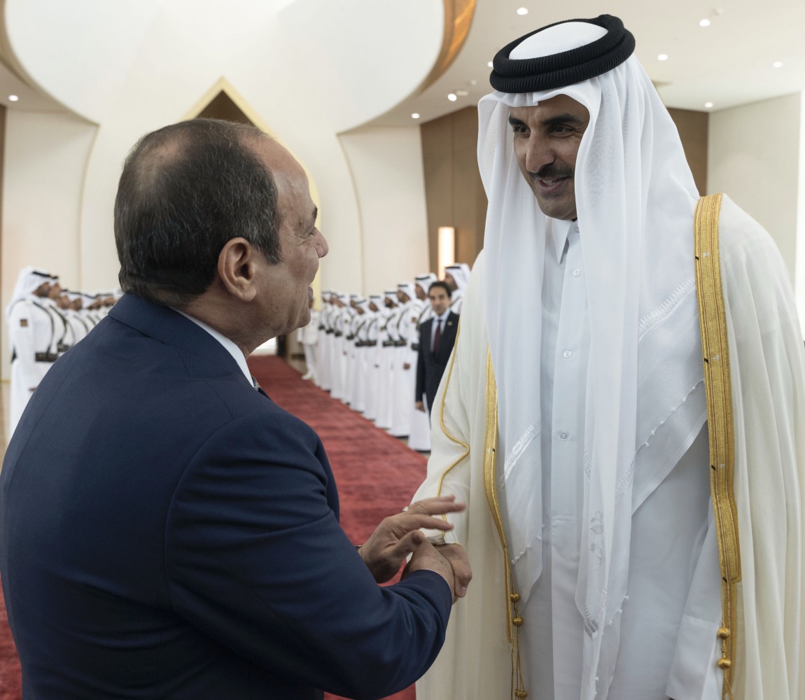 Amir of Qatar leads farewell to Egyptian President - The Gulf Observer
