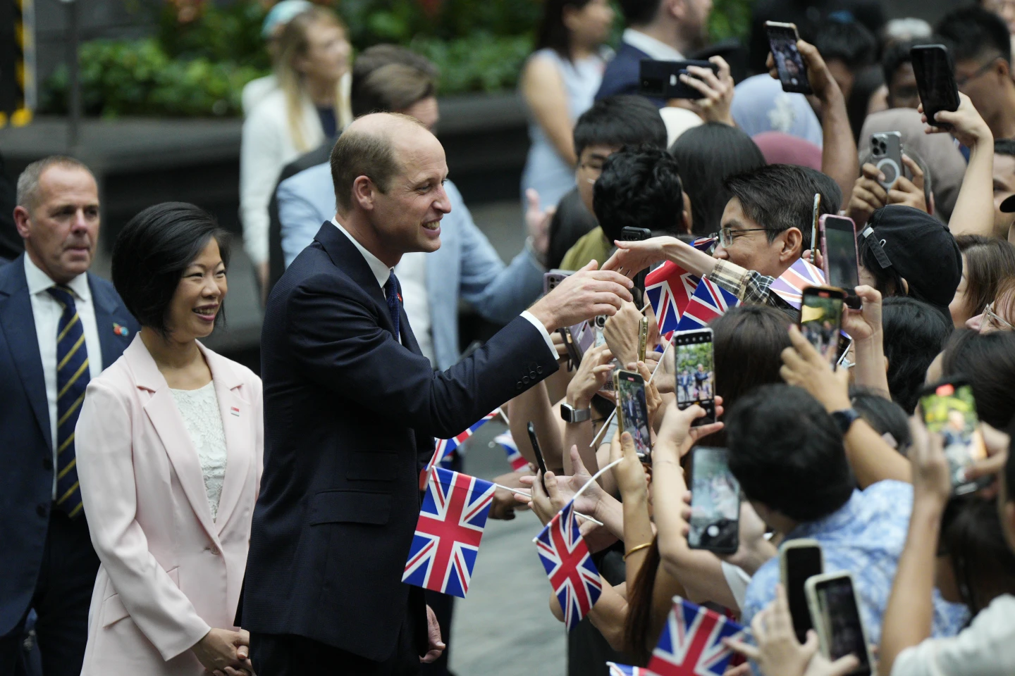 Prince William arrives in Singapore for annual Earthshot Prize awards ...