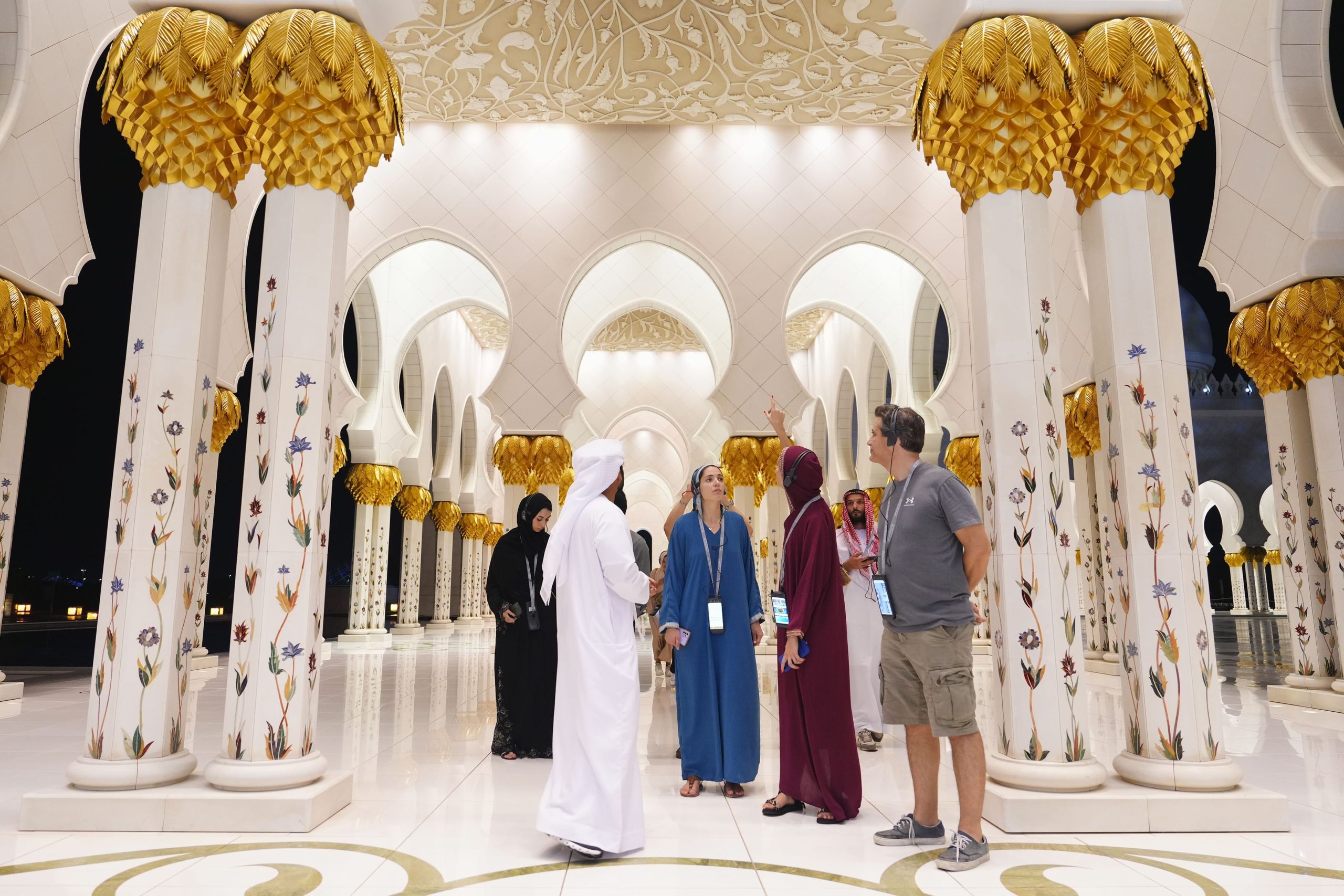 Sheikh Zayed Grand Mosque Centre unveils 'Sura' evening cultural tours ...