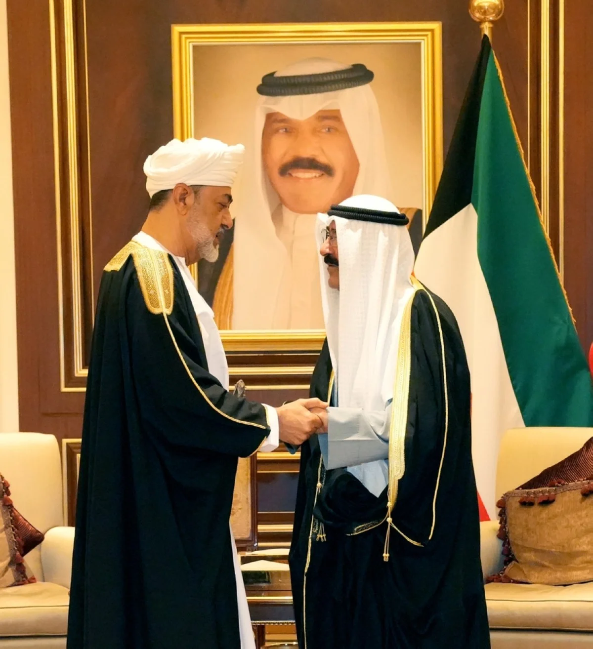 Amir of Kuwait Initiates Official Visit to Oman, Commemorates Al-Duqm ...