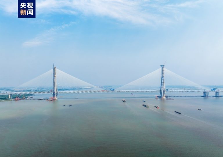 World's Largest Cable-Stayed Bridge Achieves Full Connectivity in East ...