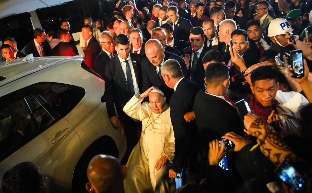 Pope Francis Highlights Istiqlal Mosque as Symbol of Religious ...