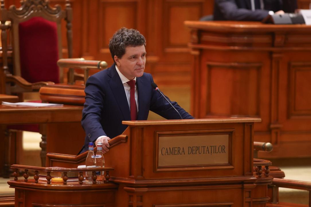 Nicușor Dan Sworn in as Romania’s New President, Calls for Reform and ...