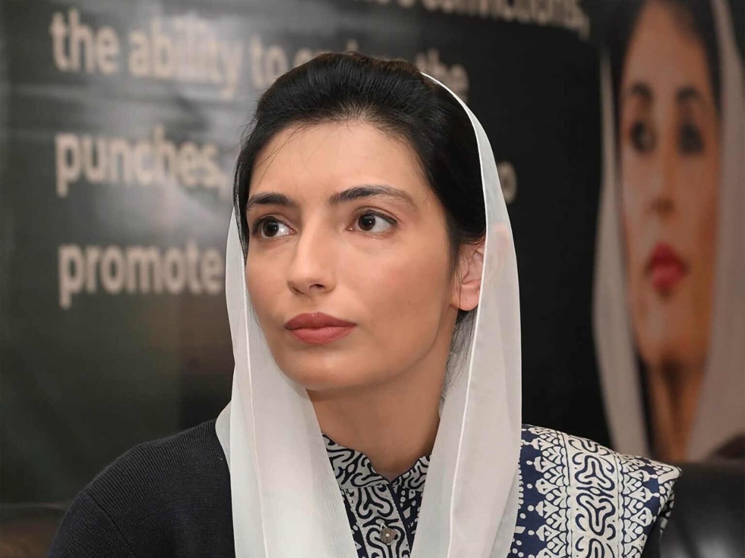Pakistan’s First Lady Aseefa Bhutto Zardari Pays Tribute to Emirati ...