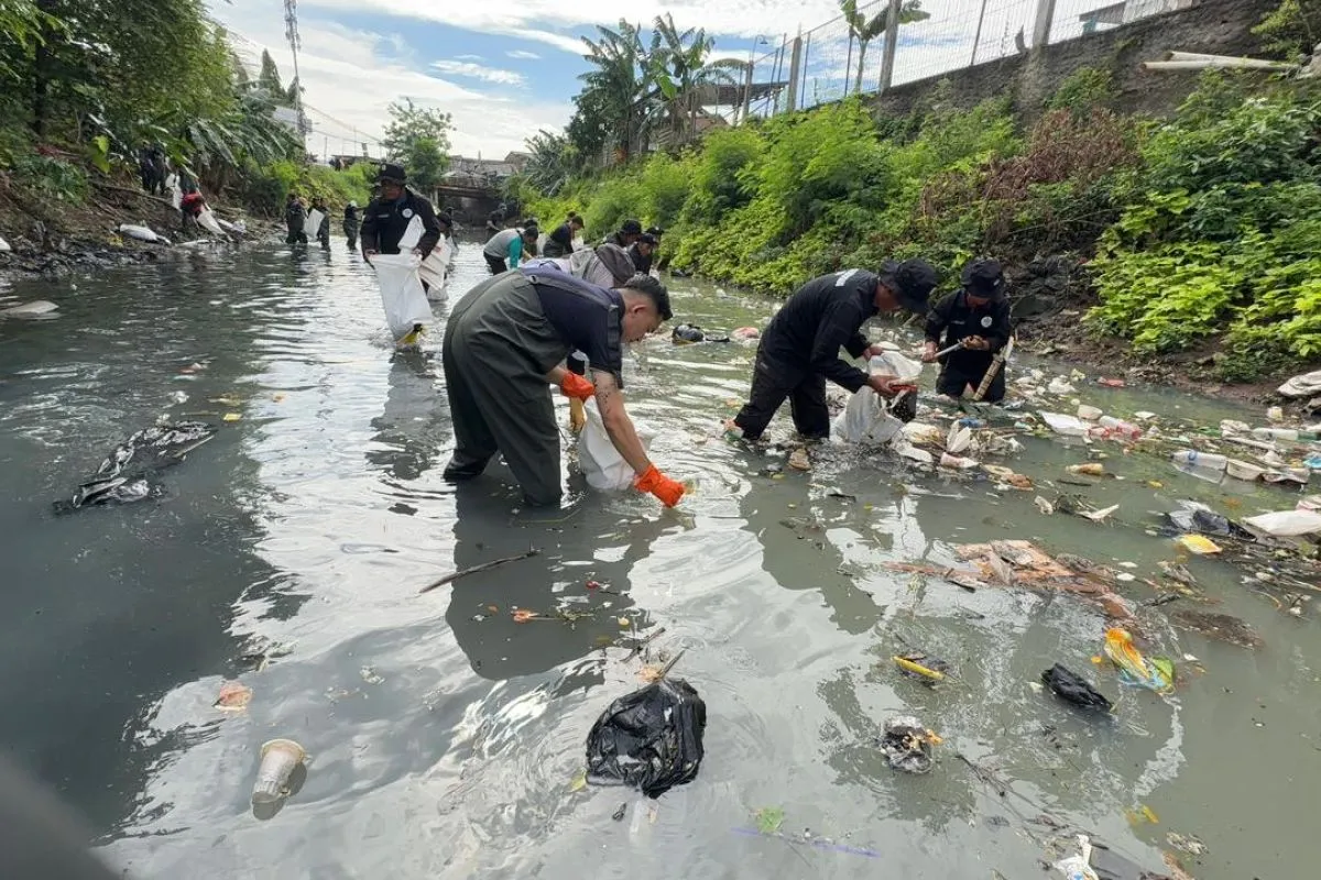 Indonesia Launches National Waste Cleanup Movement to Accelerate Modern ...
