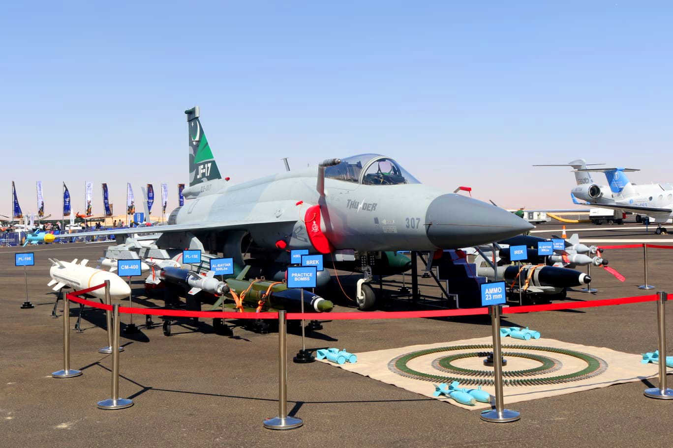 Pakistan Air Force Showcases JF-17 Block-III & Super Mushshak at World ...